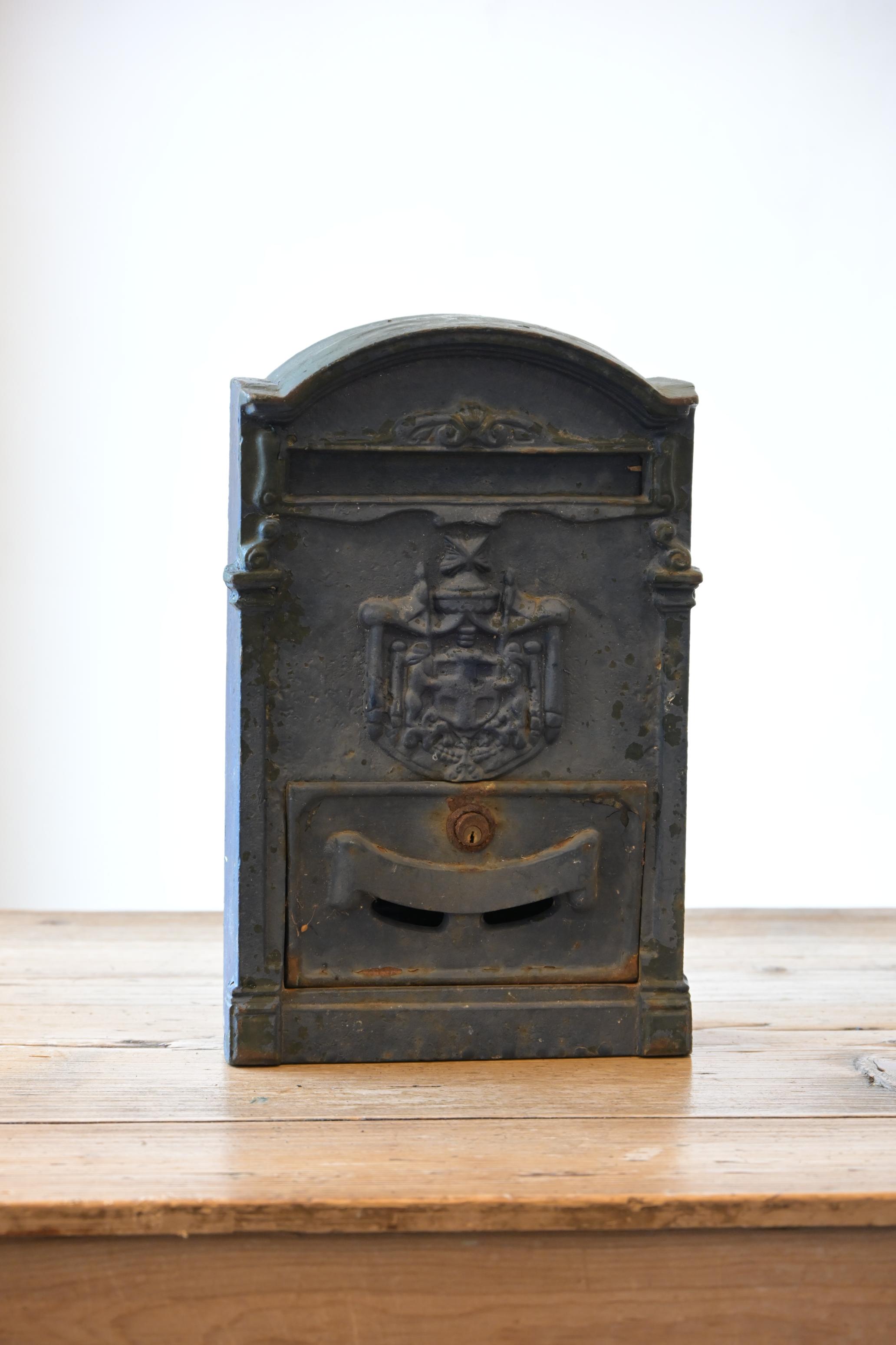 1920 Cast Iron Post Box – moom